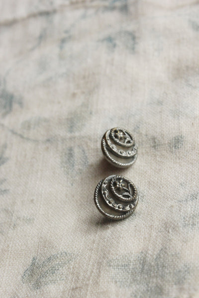 Old Floral Crest Buttons – The Linen Garden