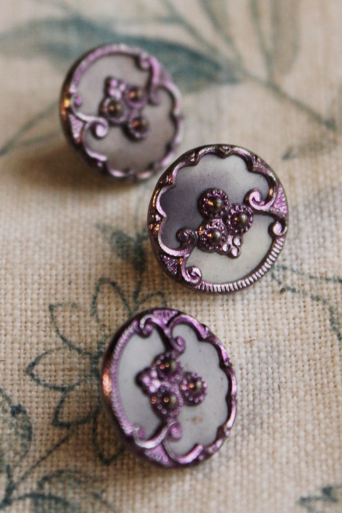 Collection of Antique Finely Detailed Buttons – The Linen Garden