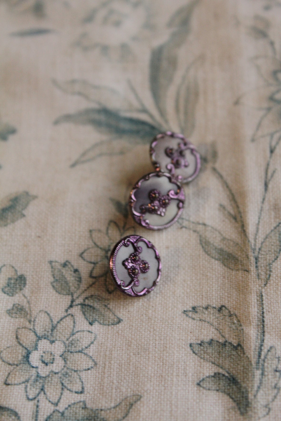 Collection of Antique Finely Detailed Buttons – The Linen Garden